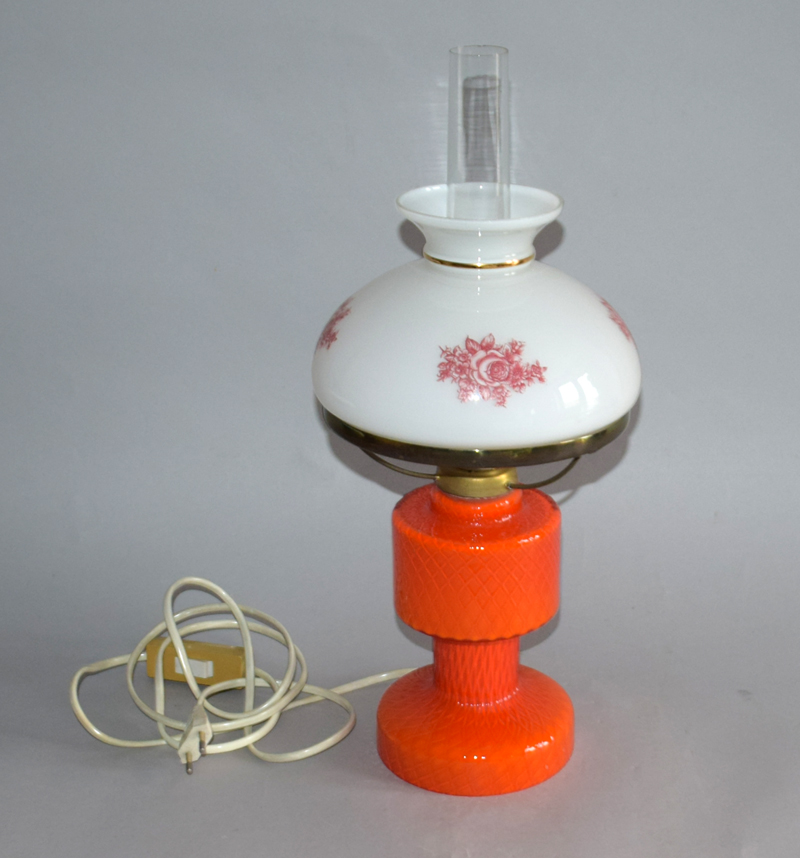 Retro design Skleněná elektrická petrolejka - stolní lampa
